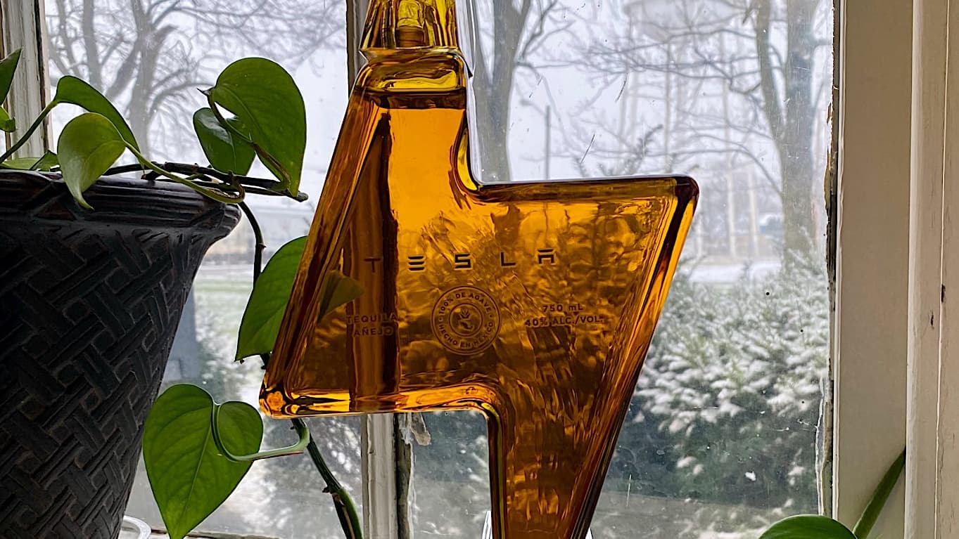 Unboxing the 2020 Tesla Tequila - EV Pulse