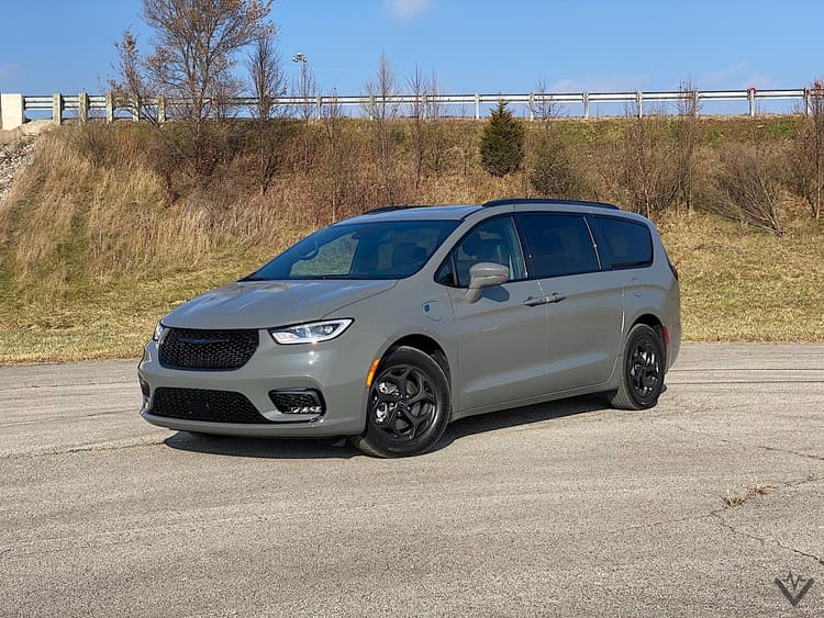 2021 Chrysler Pacific hybrid review: It’s the minivan to buy - EV Pulse