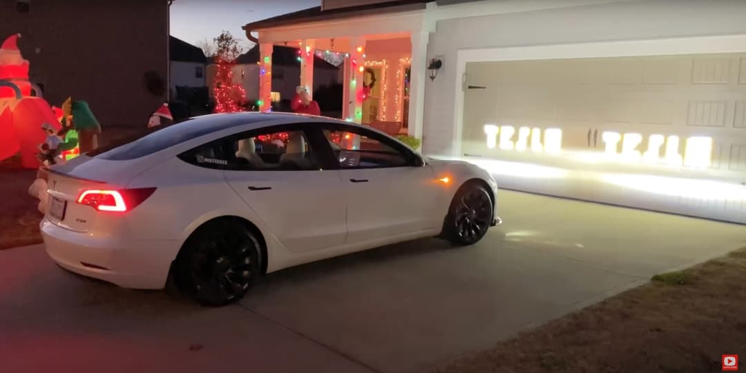 Tesla’s Light Show function supports the matrix headlights on the ...