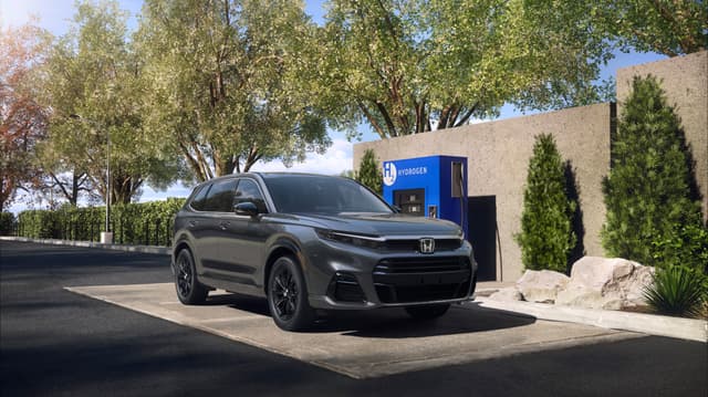 Honda unveils the 2025 CR-V e:FCEV, America’s first plug-in hydrogen fuel cell vehicle - EV Pulse