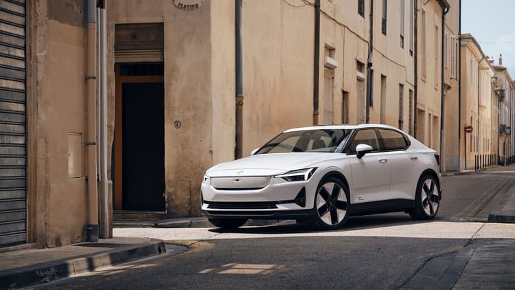 Volvo, Polestar recalls 413,000 vehicles over backup-camera software ...